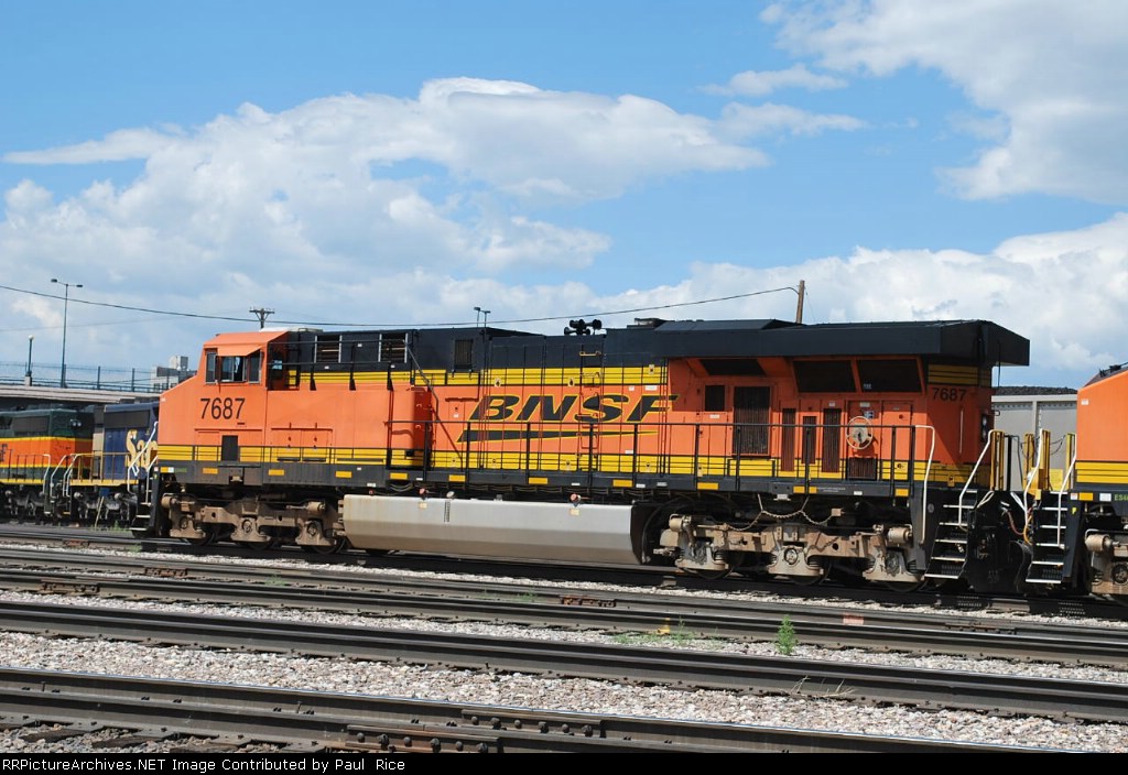 BNSF 7687